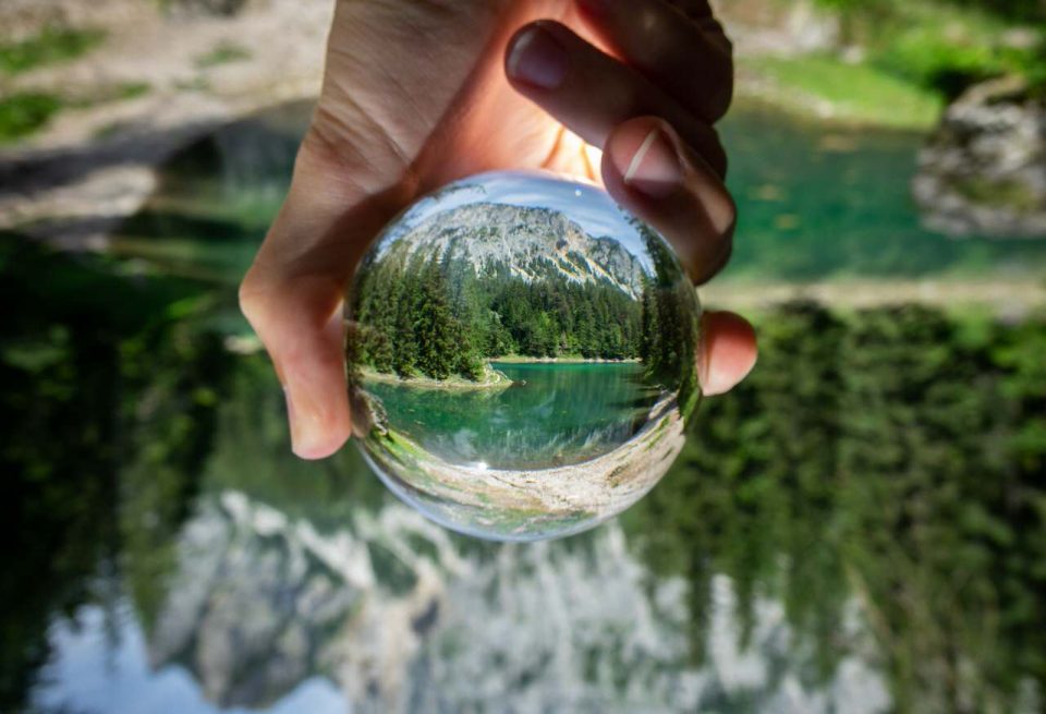 Entdecke die Faszination der Glaskugel-Fotografie!